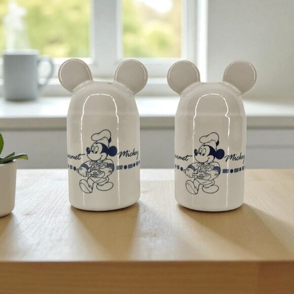 Disney | Kitchen | Disney Gourmet Mickey Mouse Salt Pepper Shakers ...